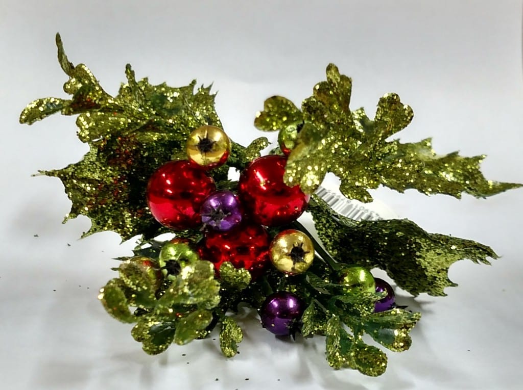 Multi Colored Berries and Boxwood Spray - Goderie's Tree Farm